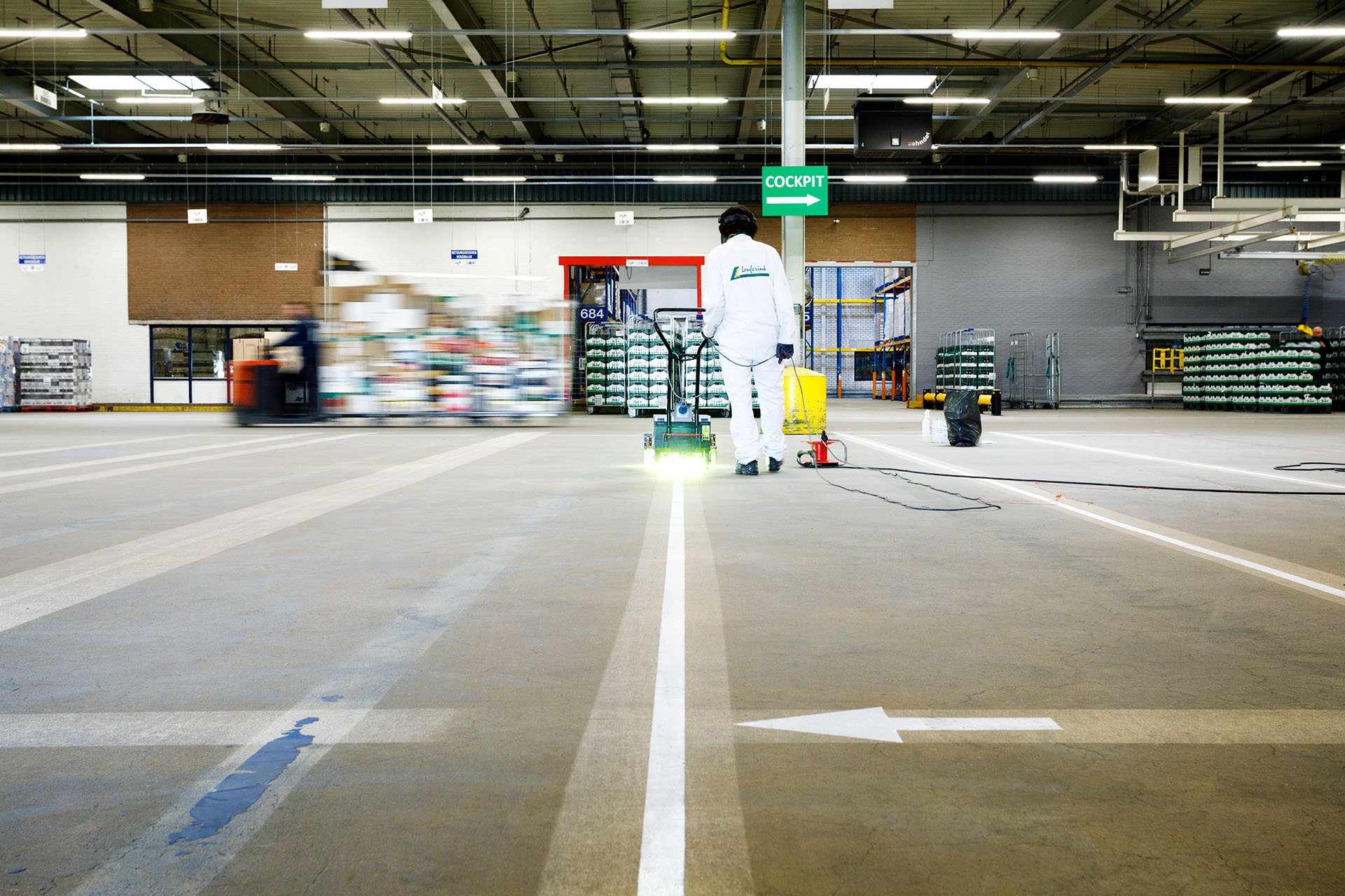 Vloerbelijning Albert Heijn distributiecentrum Zwolle - SolidLux Coating